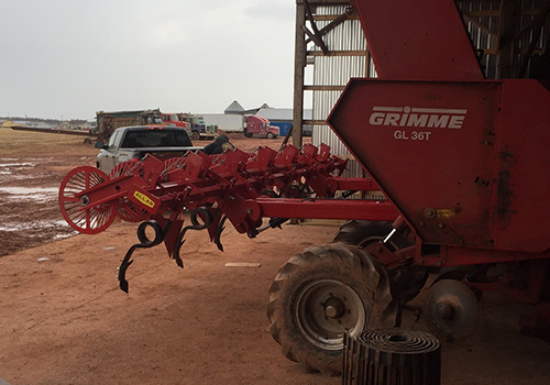 Planter Basket Hiller | Allan Equipment | Product Details